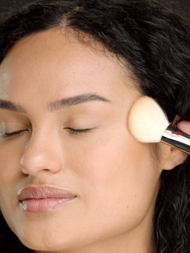 How to Apply Bronzer - What Color Bronzer to Use - Maybelline