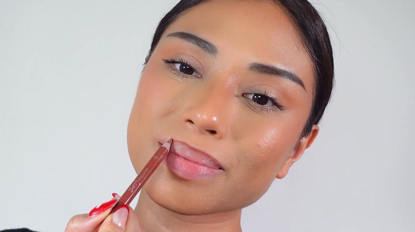 Lifter Liner Smooth Moisturizing Lip Liner Maybelline