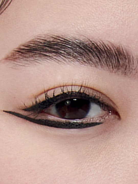 how to draw eyeliner on eyes