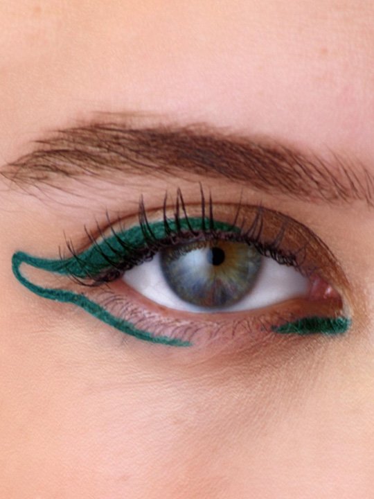 13 Iconic Eyeliner Looks to Make Your Eyes Pop