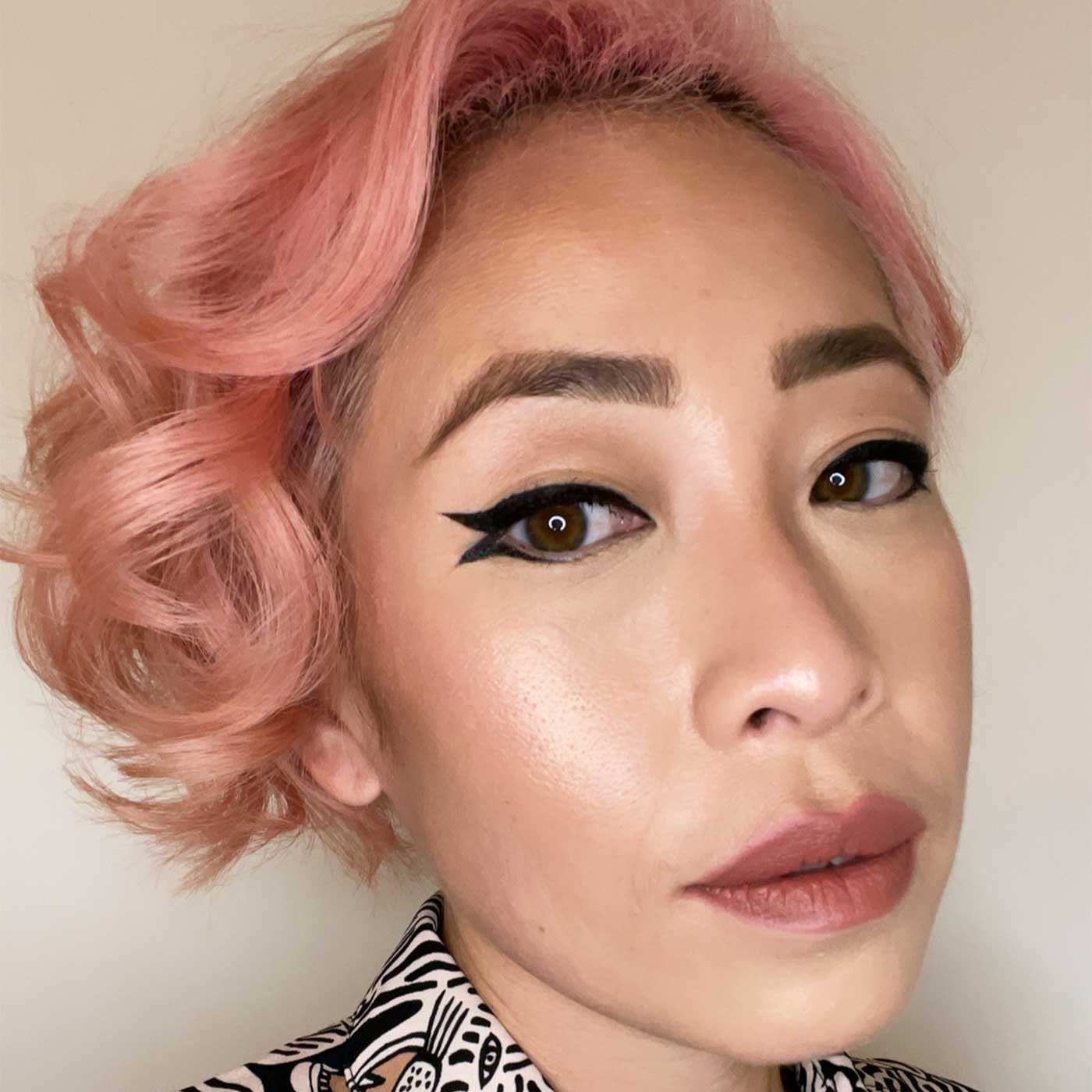 How To Apply Eyeliner Makeup With Expert Tips - Maybelline