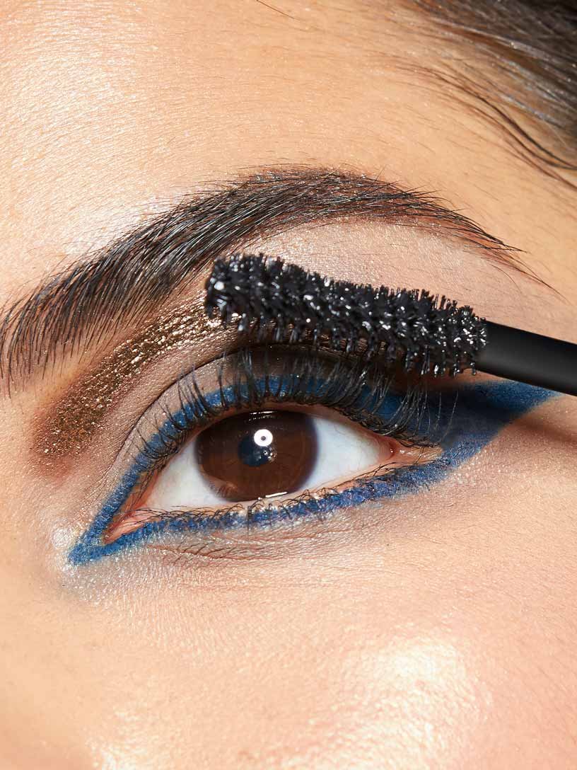 blue eyeliner makeup tutorial