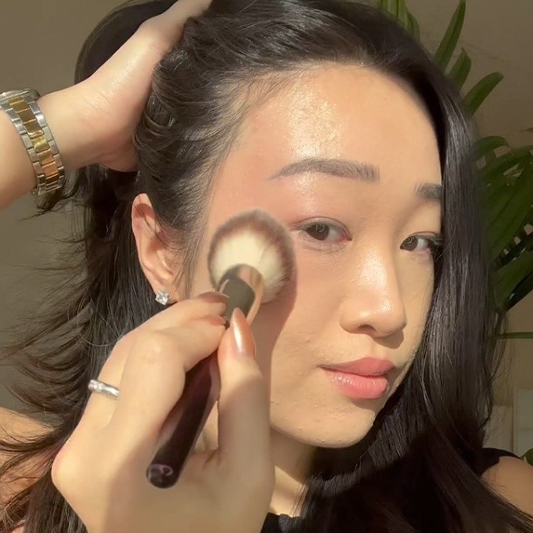 How to Create the Glowy Cloud Skin Makeup Look - Maybelline