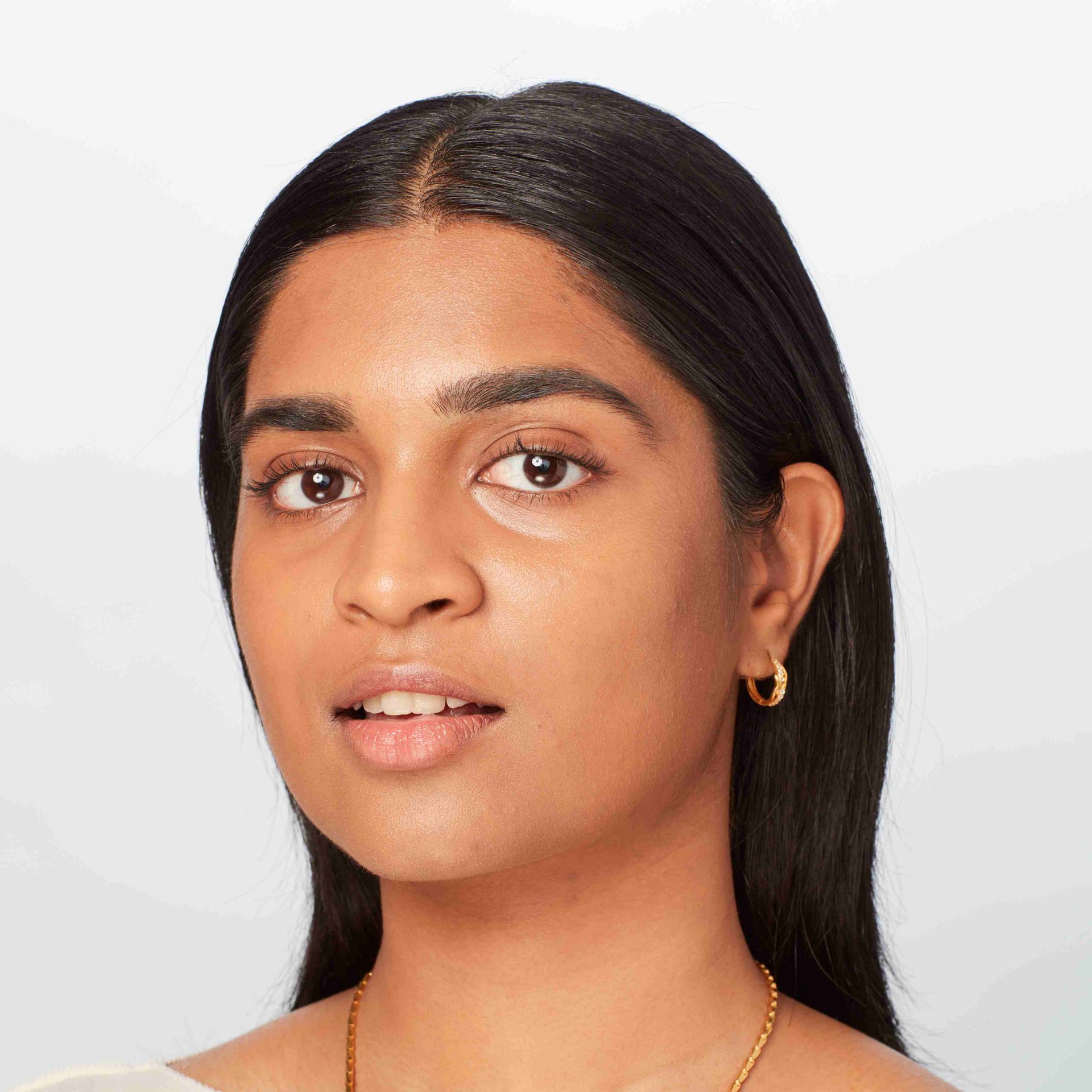 4 Easy Ways to Find Your Skin Undertone - Maybelline