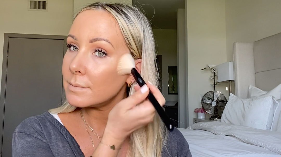 How to Get the Look of Sun Kissed Skin with Makeup - Maybelline