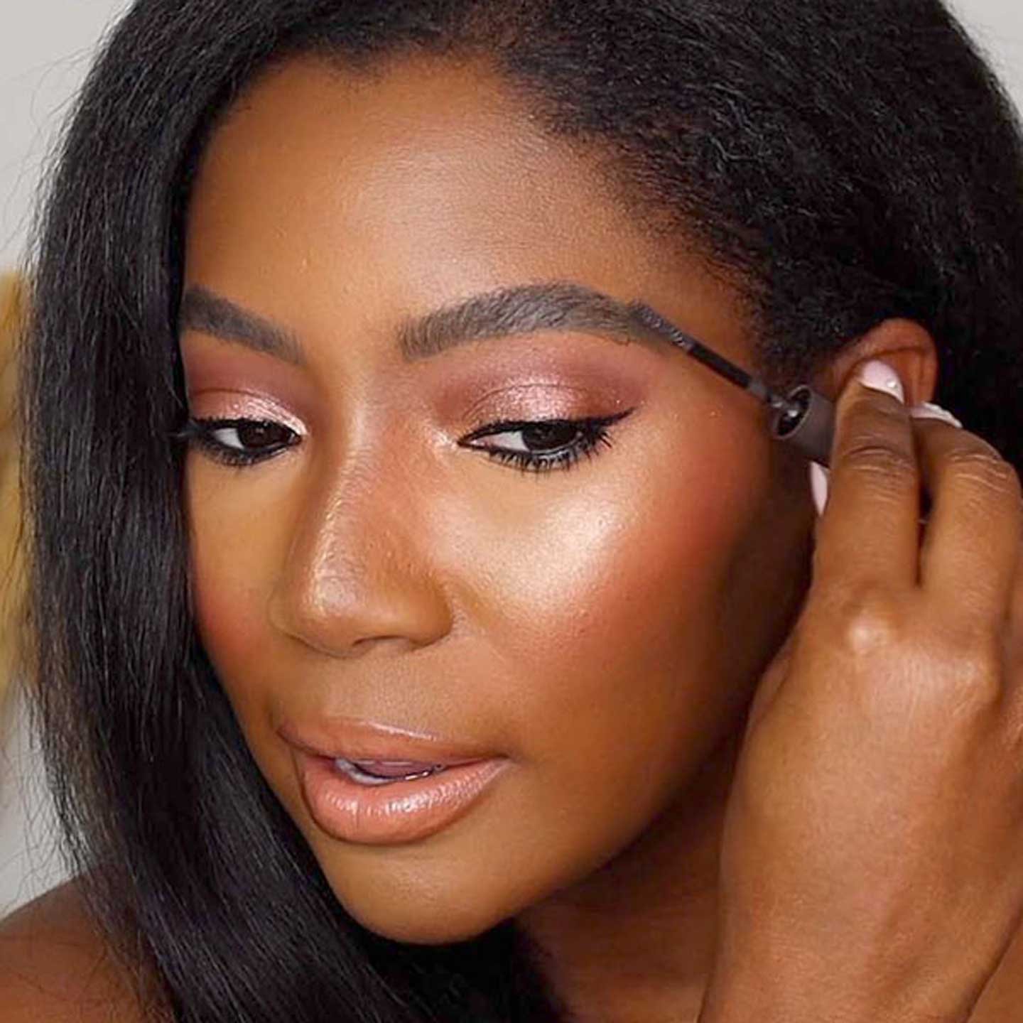 5 Tips for Getting Natural Looking Eyebrows - Maybelline