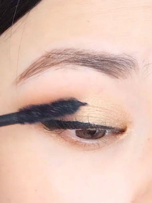 How to Apply and Wear Stunning Gold Eyeshadow - Maybelline