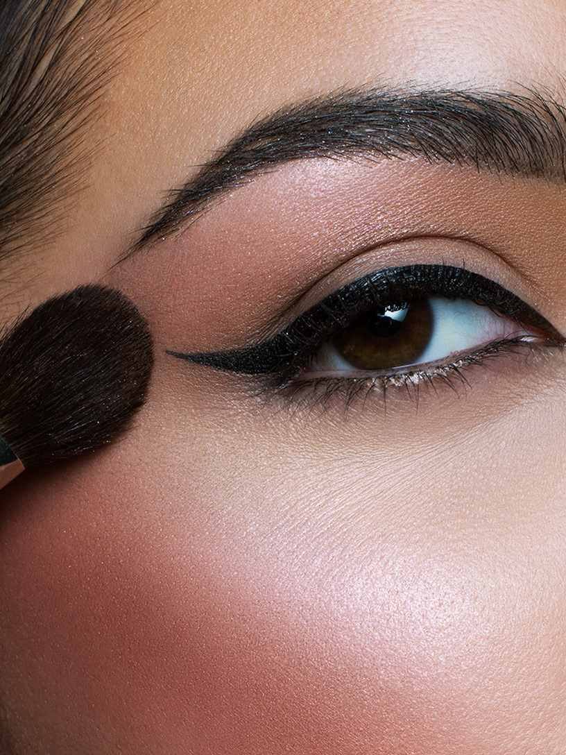 How to Do the Holographic Draping Makeup Trend - Maybelline